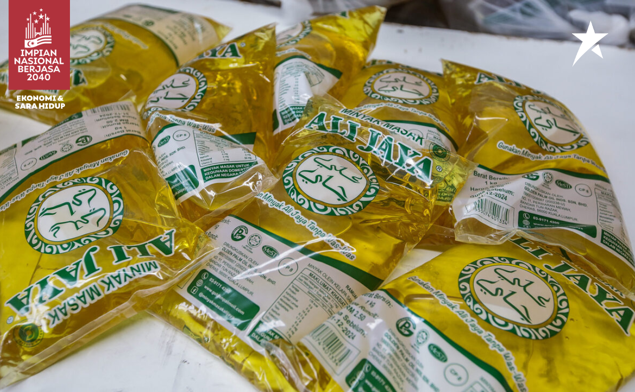 Kerajaan Masih Belum Ada Solusi Untuk Pembelian Minyak Masak Paket Subsidi